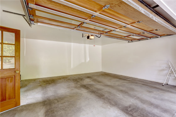 WHY VERTICAL GARAGE DOORS ARE THE RIGHT CHOICE FOR YOUR HOME - Garage ...